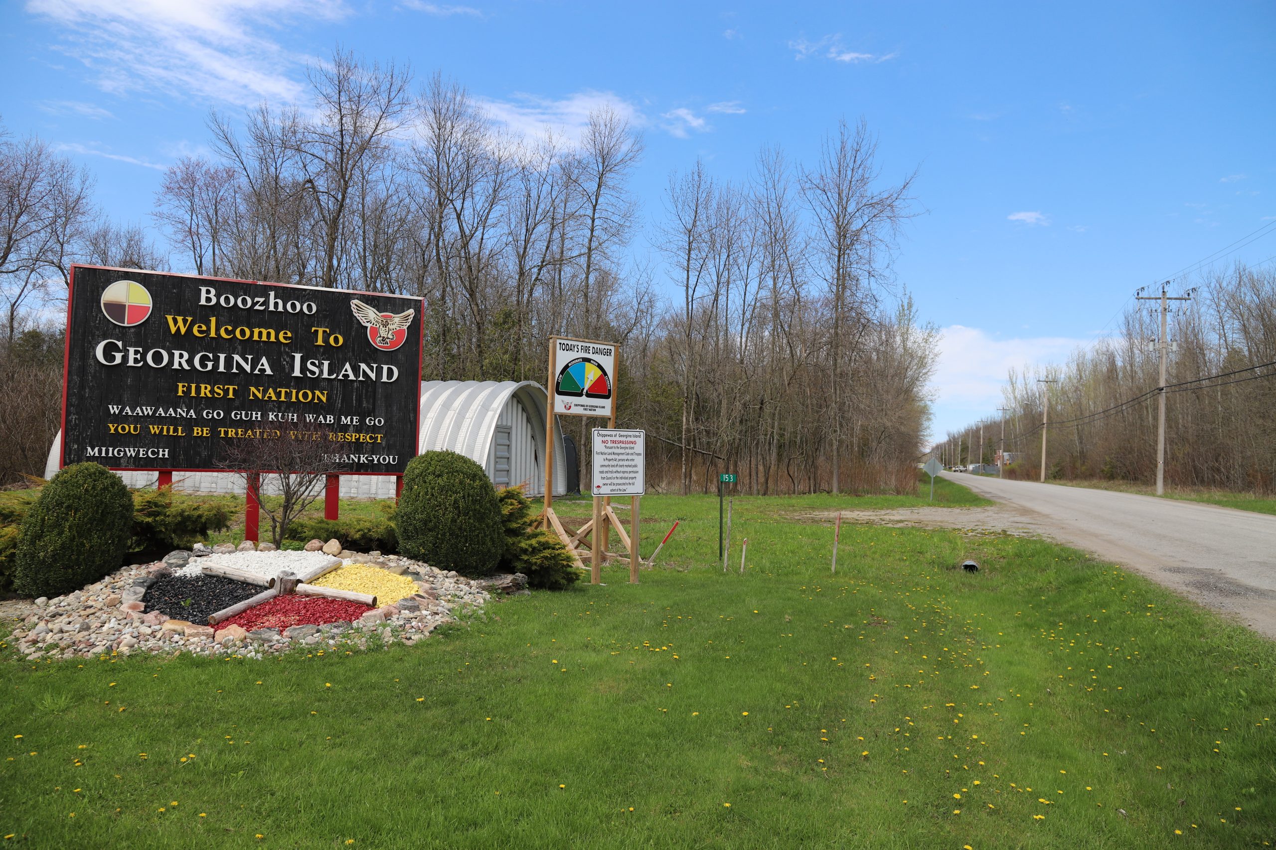 Toronto,,Ontario,,Canada:,May,2019:,Georgina,Island,,A,Welcome,Sign ...